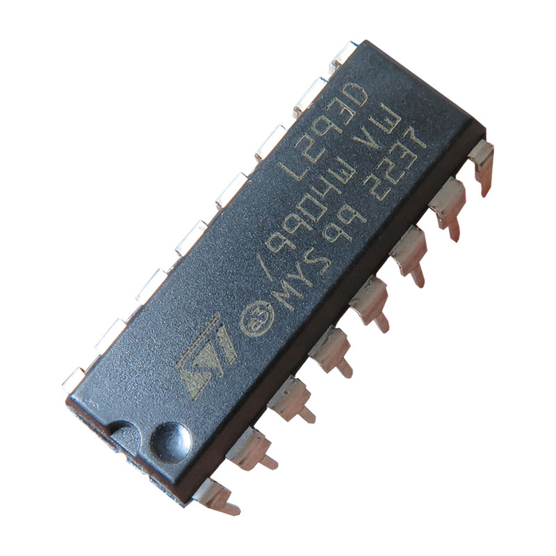 L293D motor driver IC has a Dip package